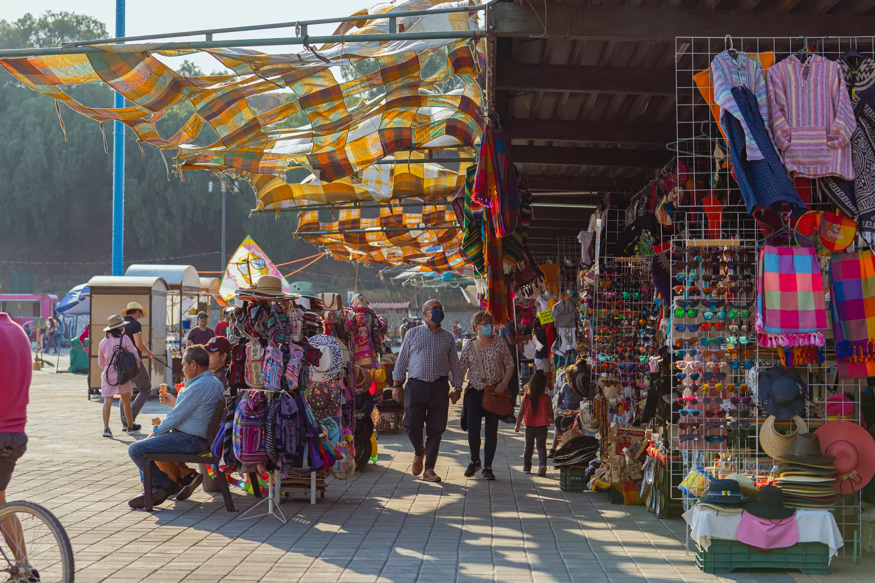 Straßen und Architektur der Stadt Pedro Cholula tagsüber