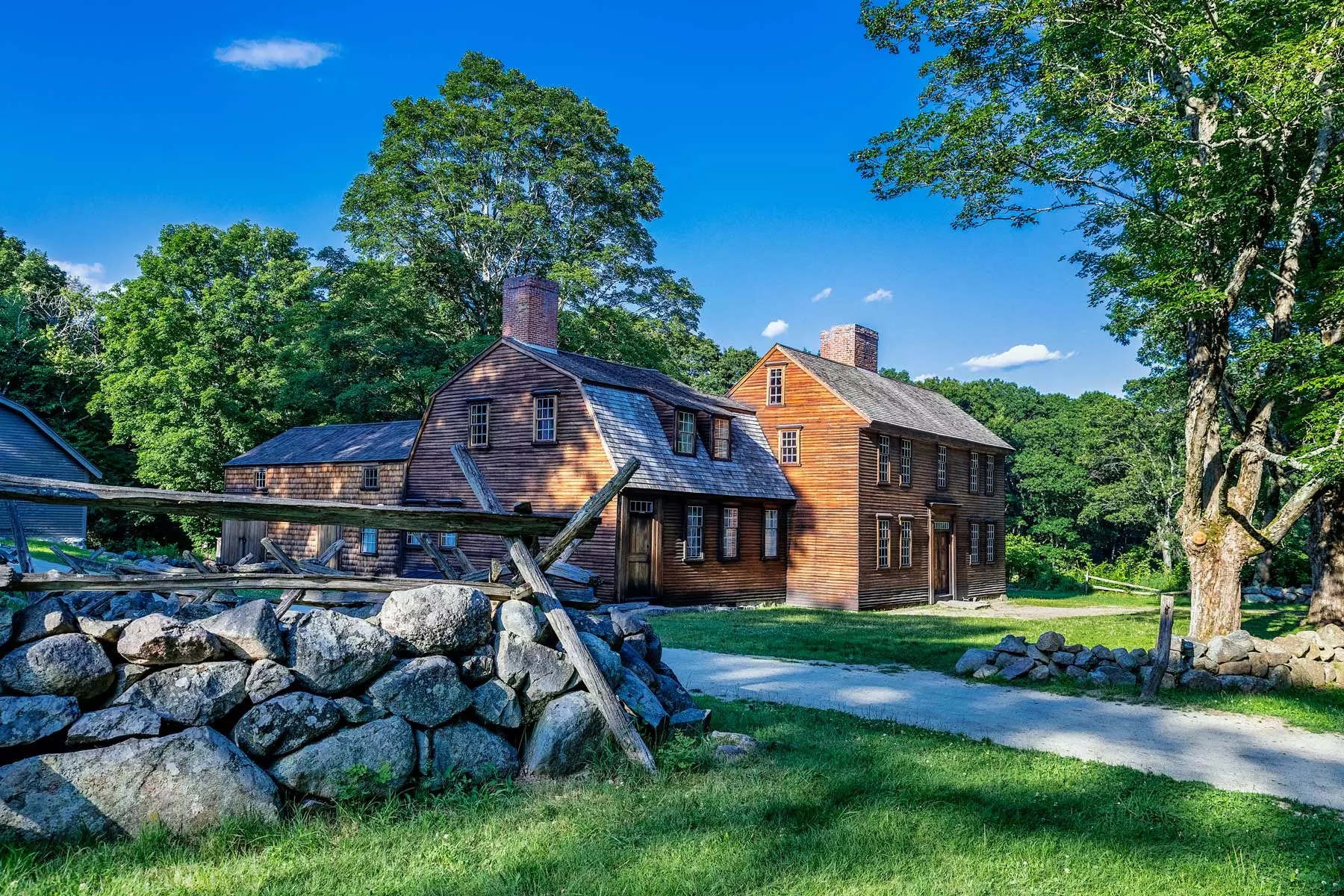 Tavern ya kihistoria ya Hartwell kwenye Njia ya Barabara ya Vita huko Lexington, Massachusetts