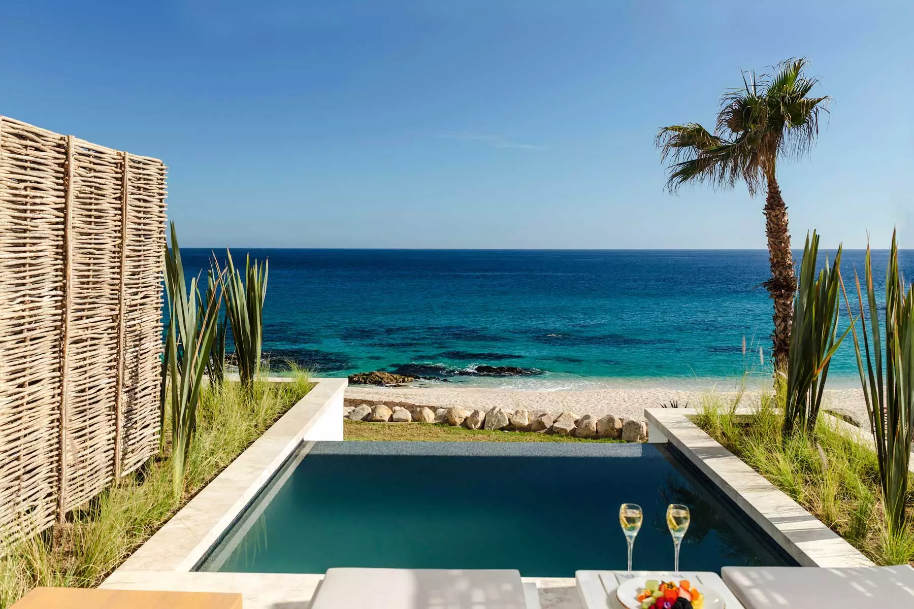 Der private Pool des Hilton Los Cabos Beach und Golf Resort am Strand