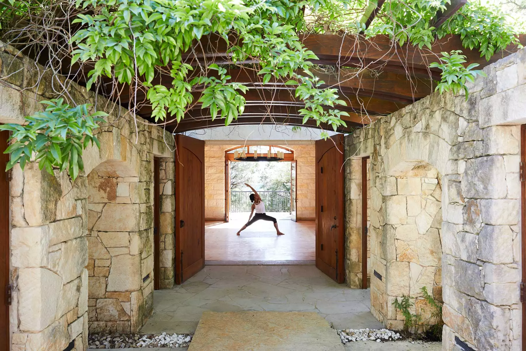 Yogaställning på Miraval Austin