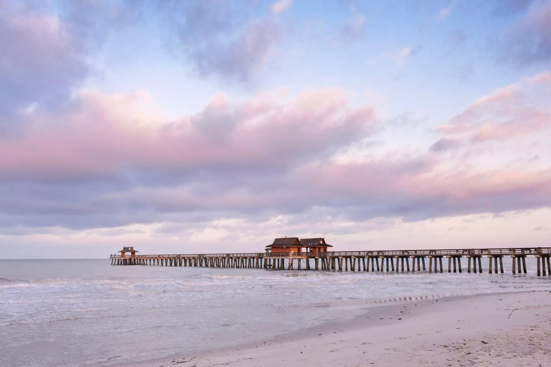 Pier bei Sonnenaufgang in Naples, Florida