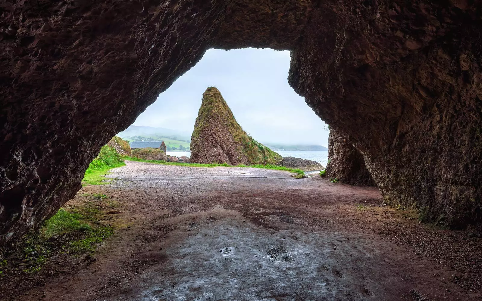 Melisandres Birthing Cave, Cushendun Cave, Antrim, Irlanda do Norte
