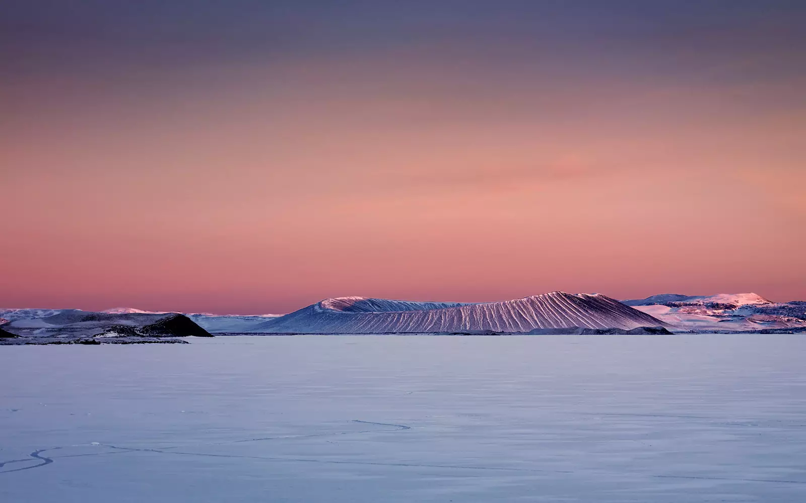 Duvarın Ötesinde, Hverfjall Volkanı, İzlanda