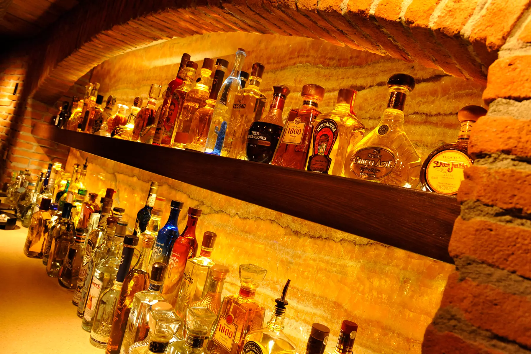 Quầy bar ở La Cava del Tequila