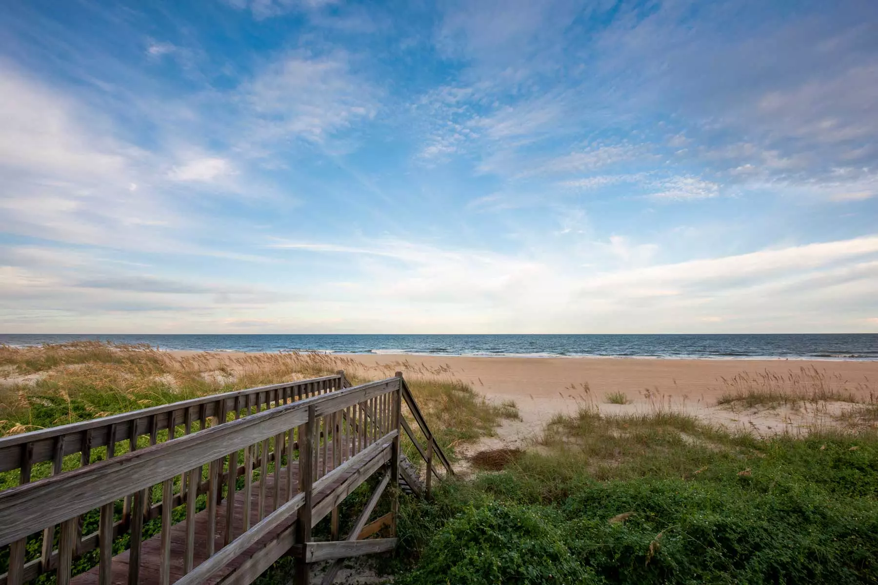 Pamje e shëtitores së oqeanit dhe dunave në Hilton Head, Karolina e Jugut,