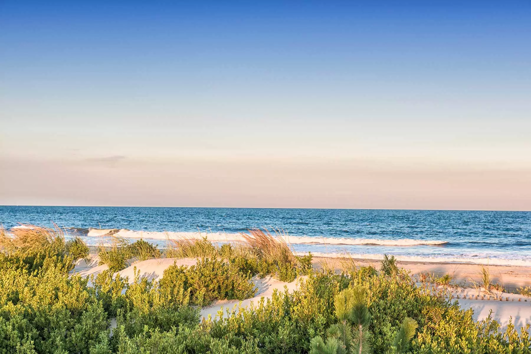 Sen ettermiddagssol langs stranden i Stone Harbor, NJ.