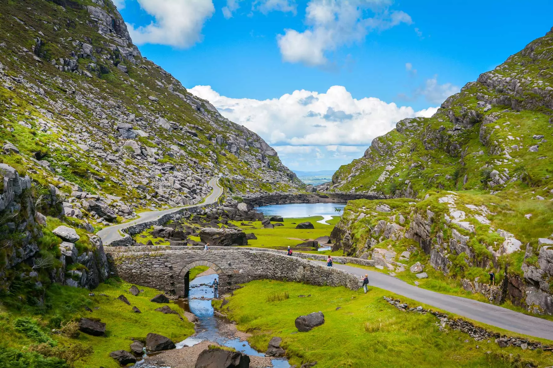 Pamandangan endah tina Gap of Dunloe, County Kerry, Irlandia.