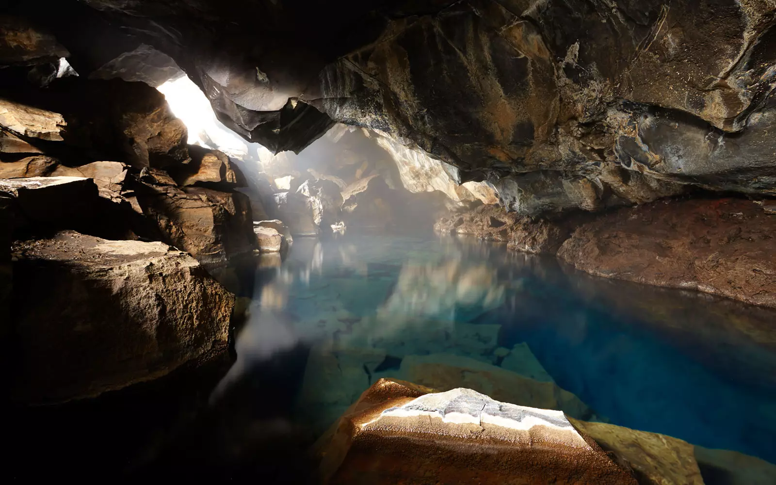 Jon နှင့် Ygrittes Cave၊ Grjotagja၊ Iceland