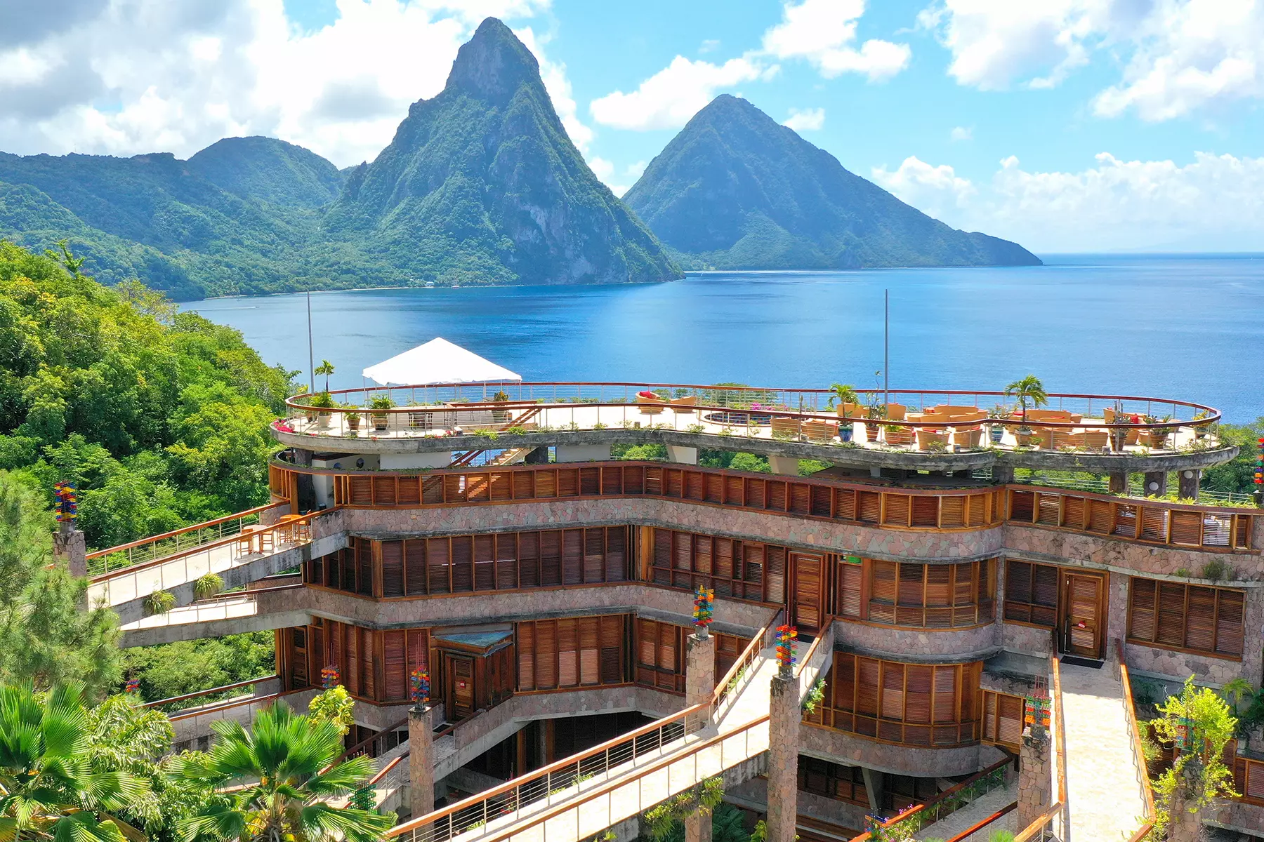 Echiche ikuku nke Jade Mountain