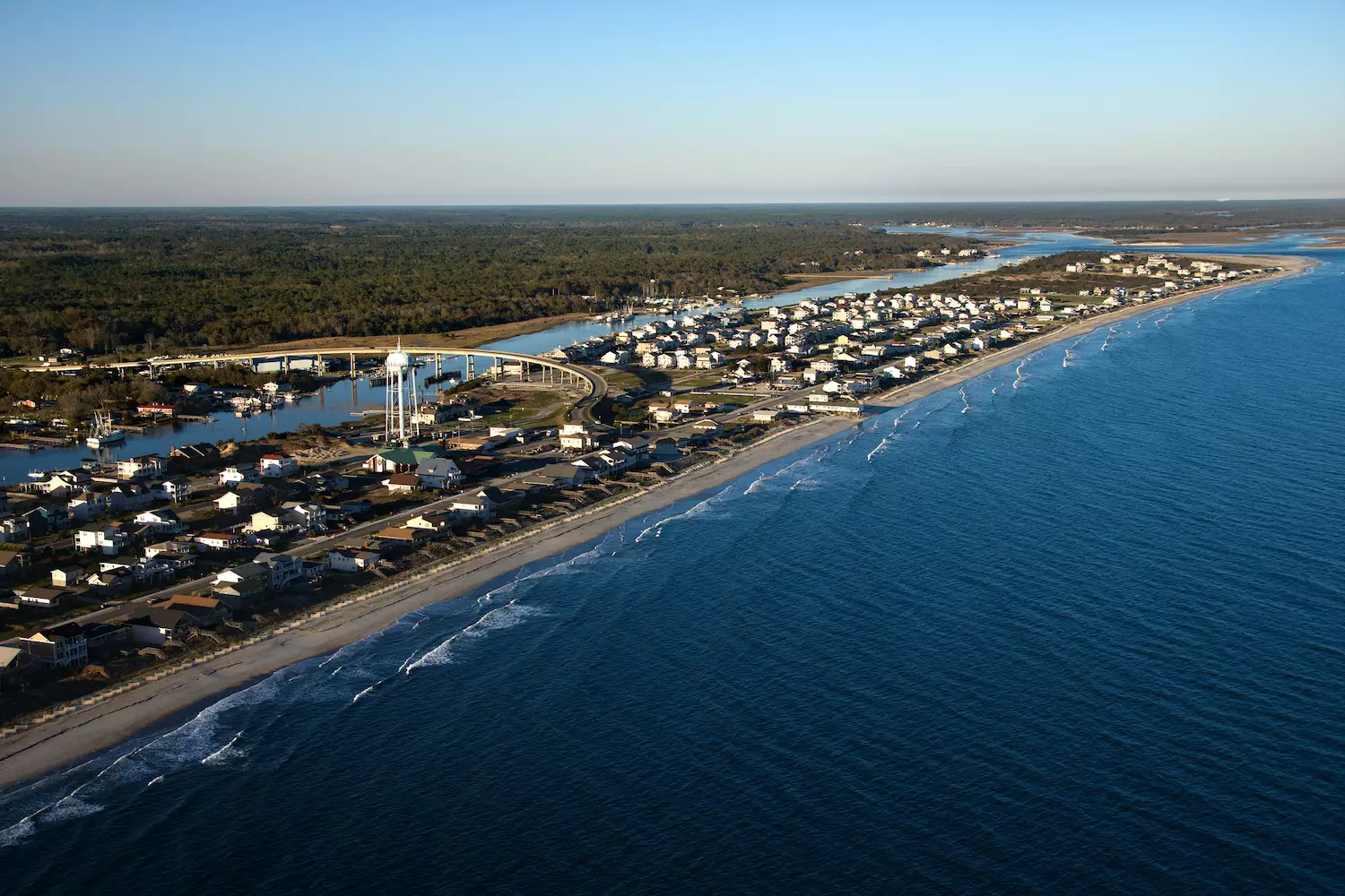 16 Pinakamahusay na Beach sa North Carolina, Mula sa Sunset Beach hanggang Duck 4076_16