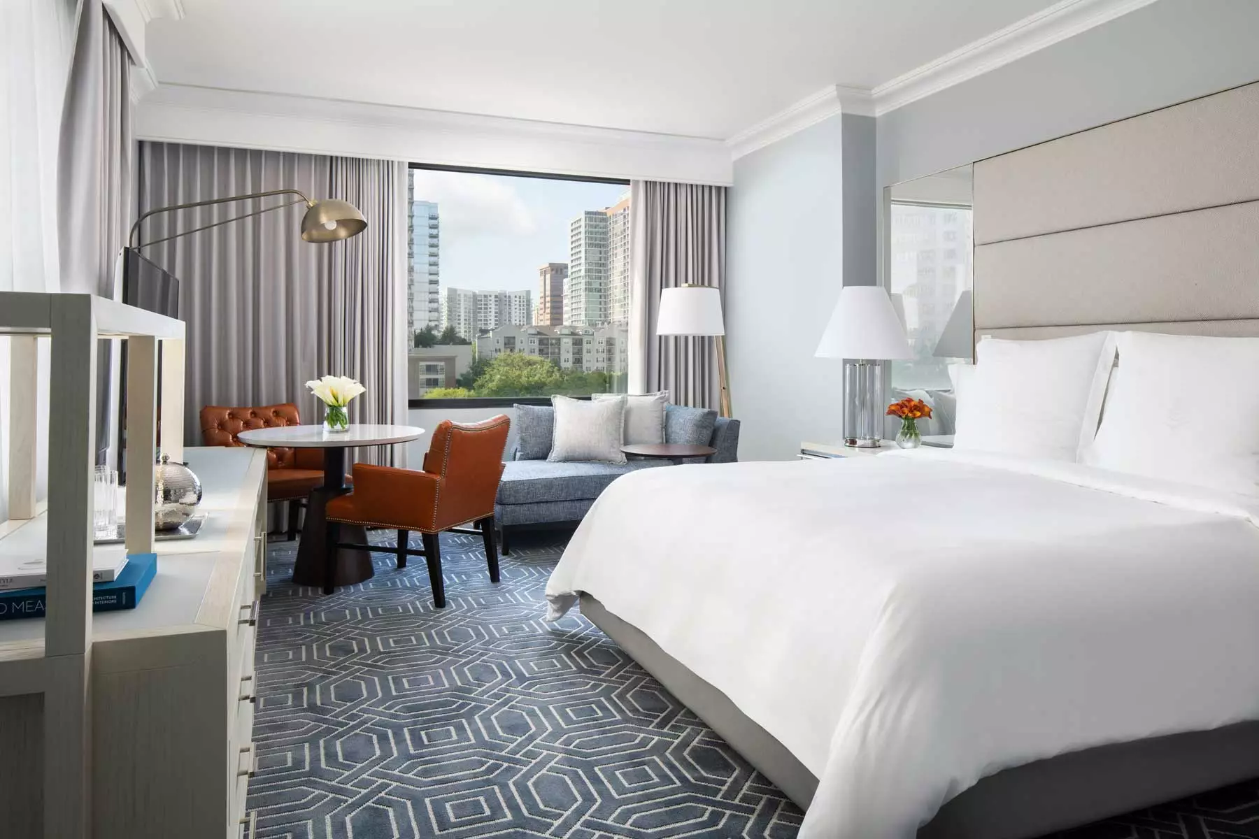 Four Seasons Atlanta дахь Deluxe King өрөө