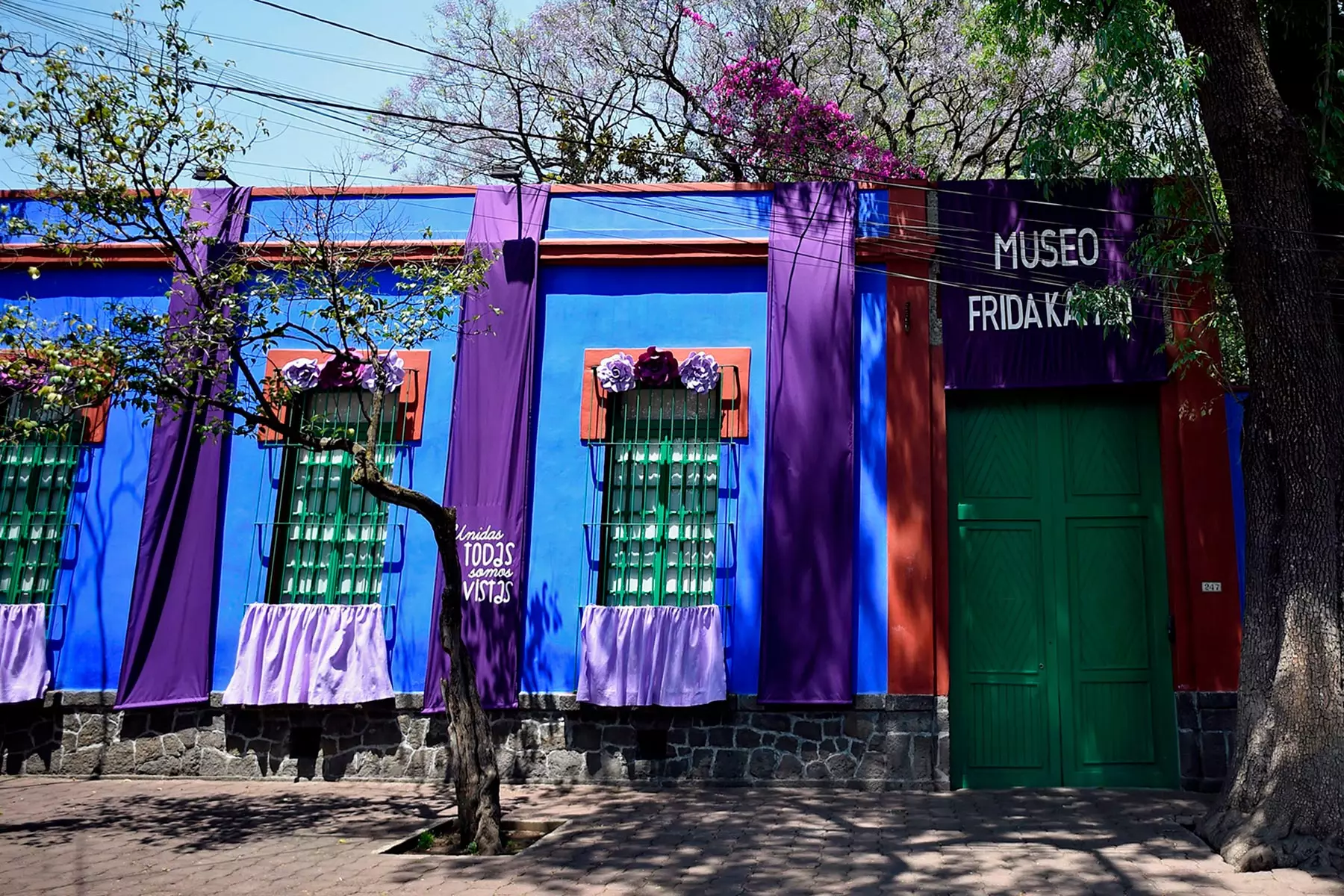 החלק החיצוני של מוזיאון La Casa Azul של פרידה קאלו