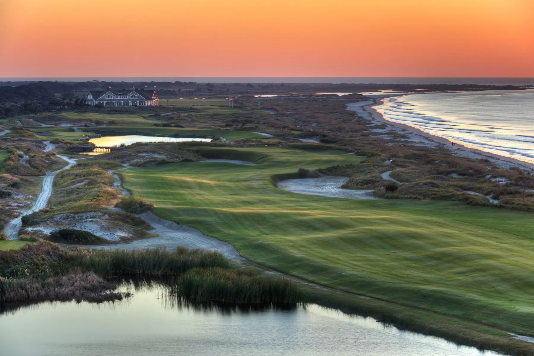 Loftmynd af golfvelli í Kiawah