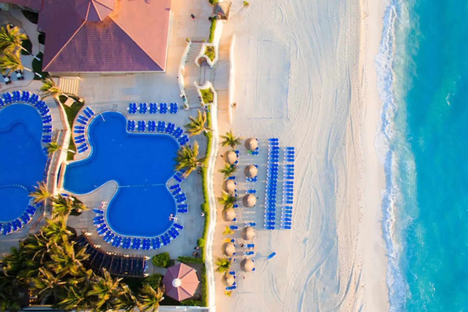 ទិដ្ឋភាពពីលើអាកាសនៃ GR Solaris Cancun & Spa