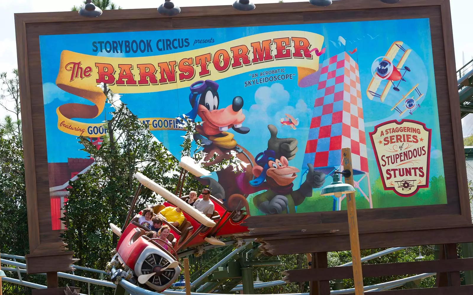 Walt Disney World Ride kasta ayaa lagu qiimeeyay