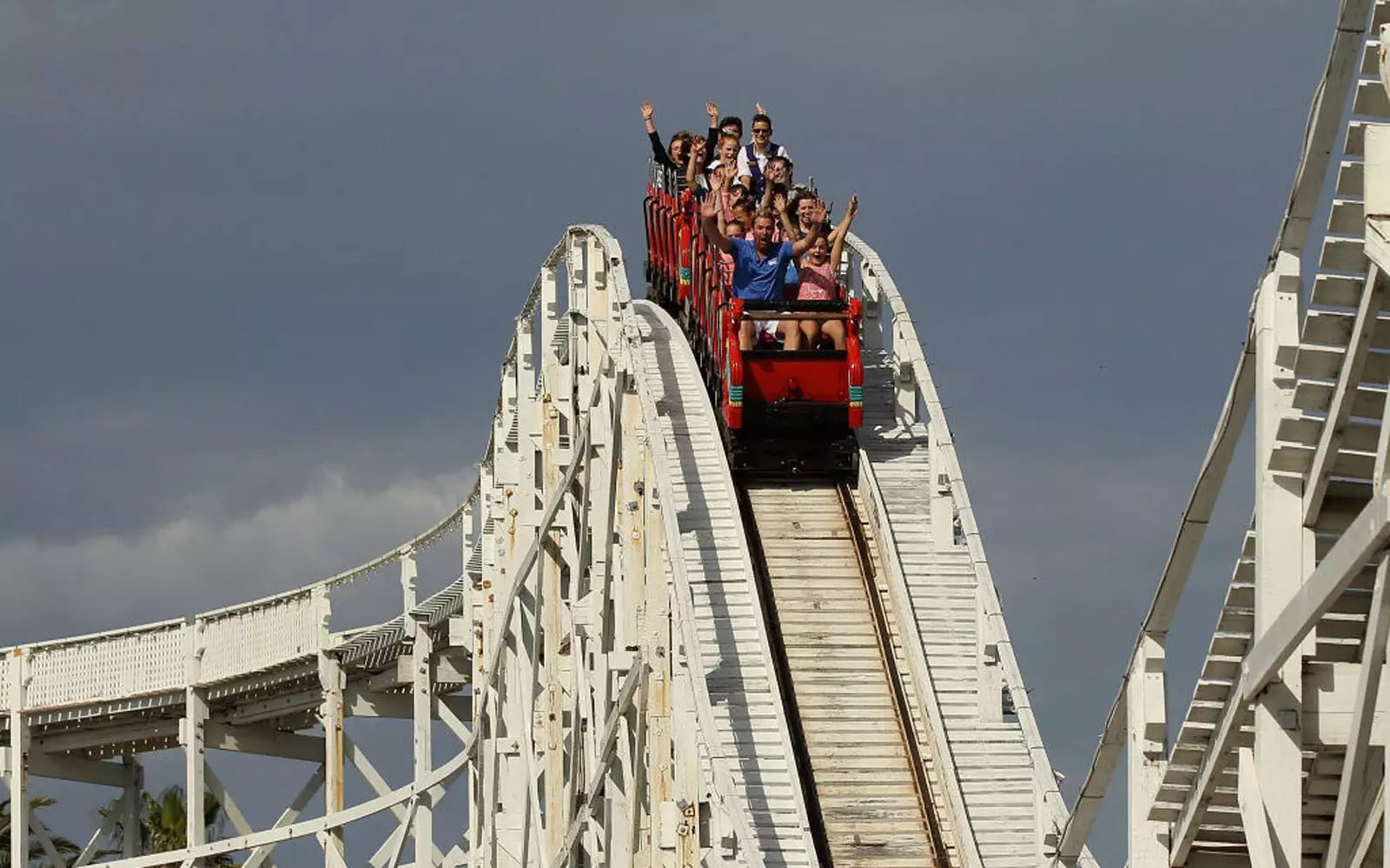 ទេសភាពផ្លូវរថភ្លើង Luna Park Melbourne