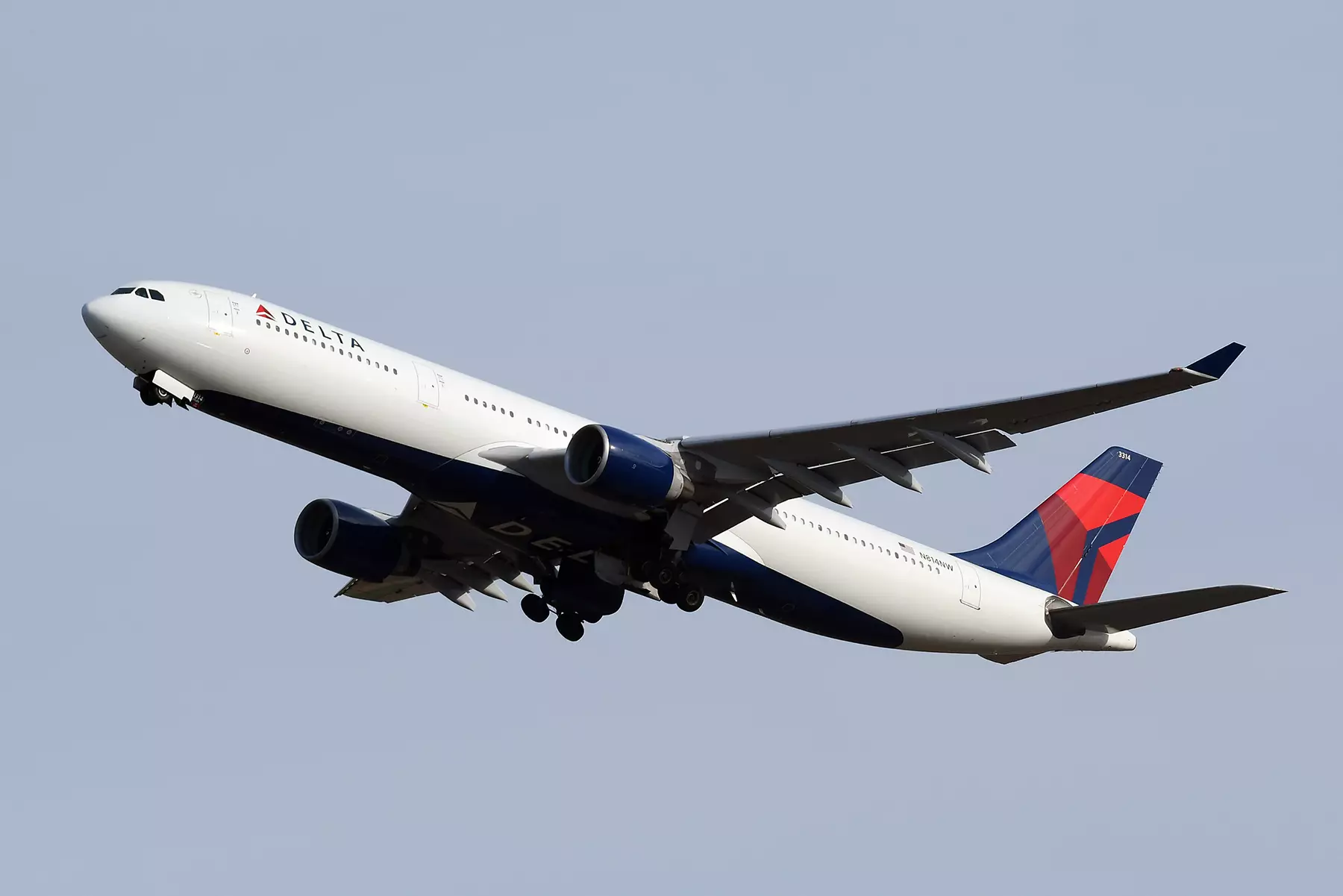 A Delta Air Lines gépe repül