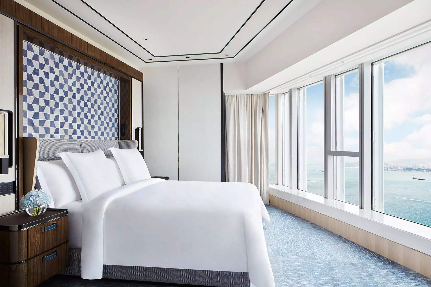 The Four Seasons Hotel Hong Kong