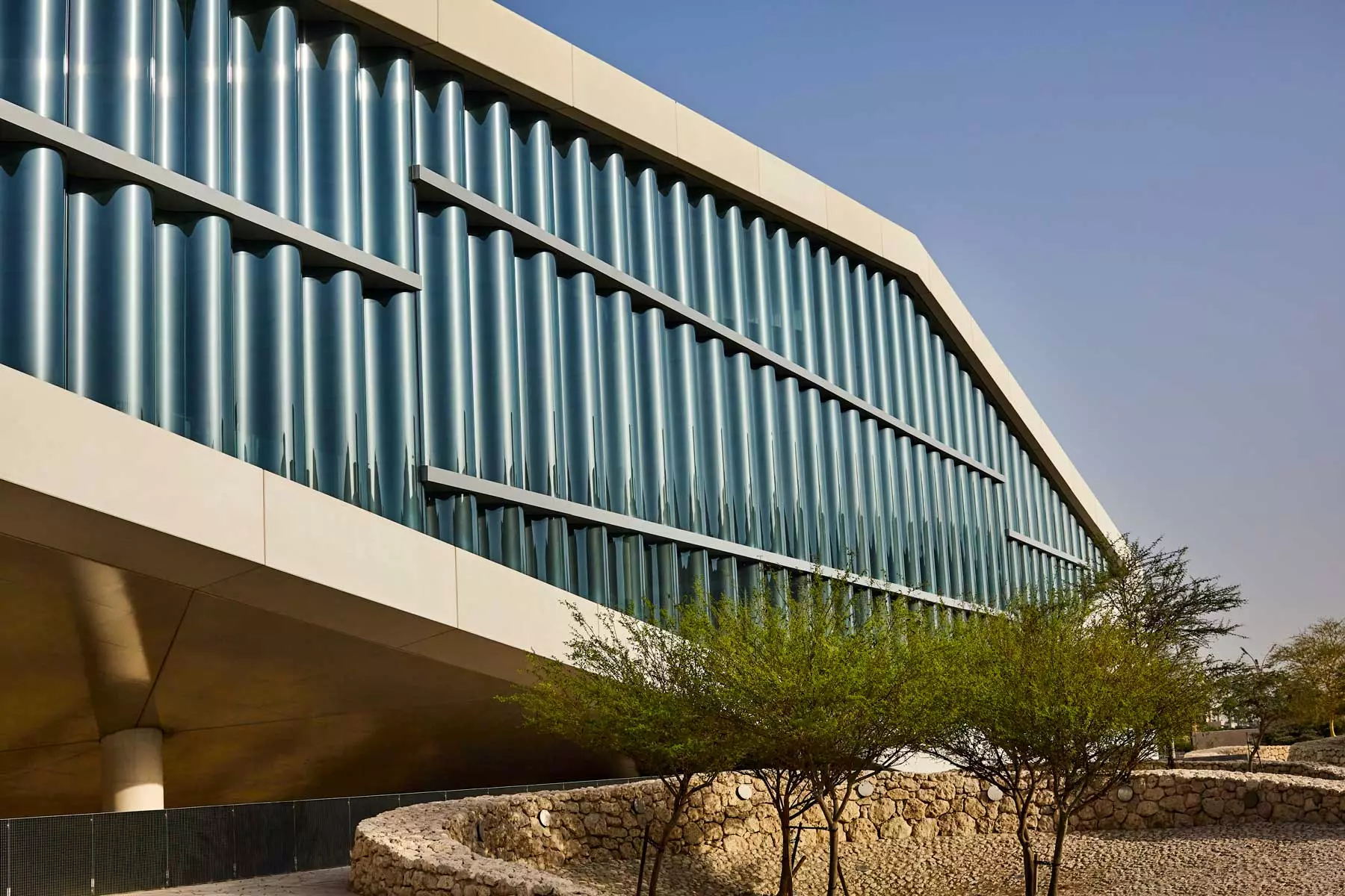 Escenas de Doha, Qatar: El exterior de la Biblioteca Nacional