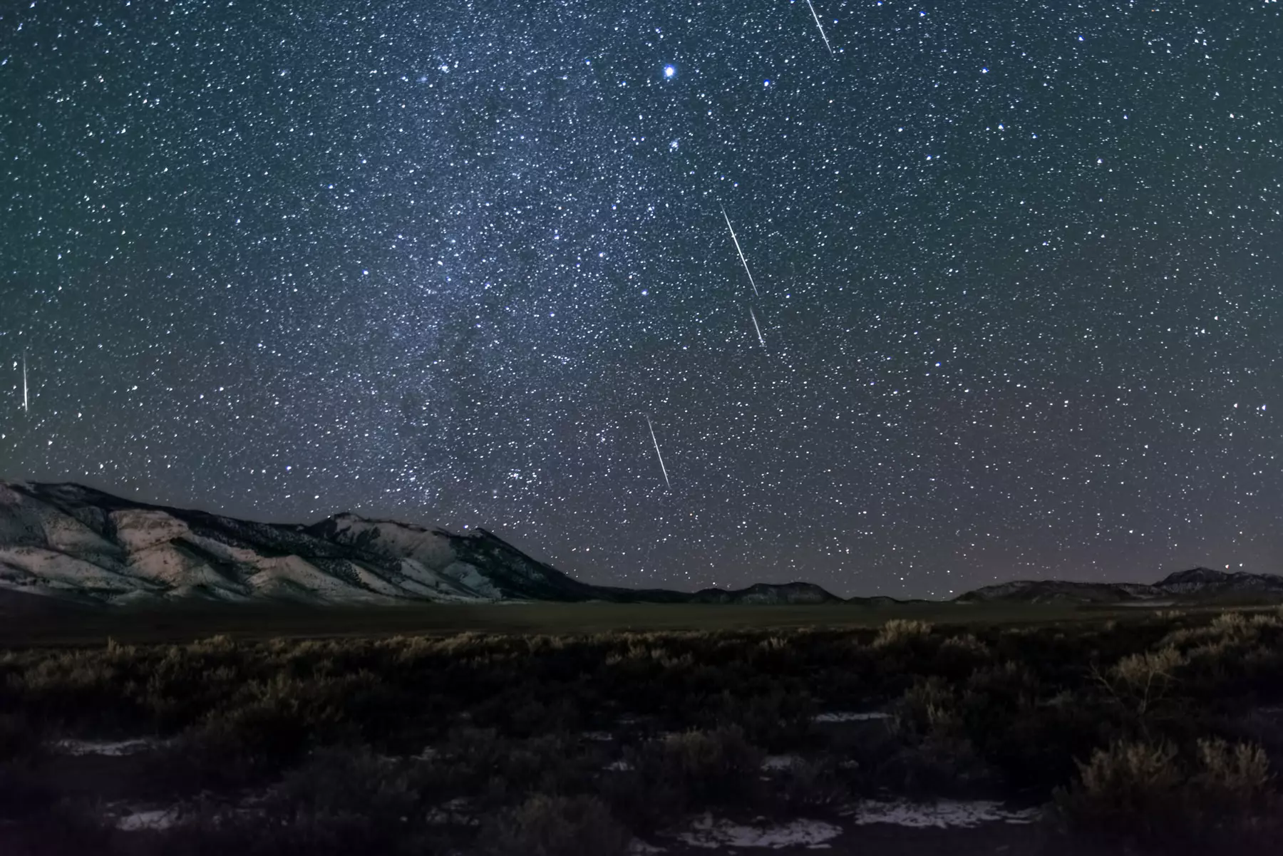 Geminid meteorenbuien yn plattelân Utah.