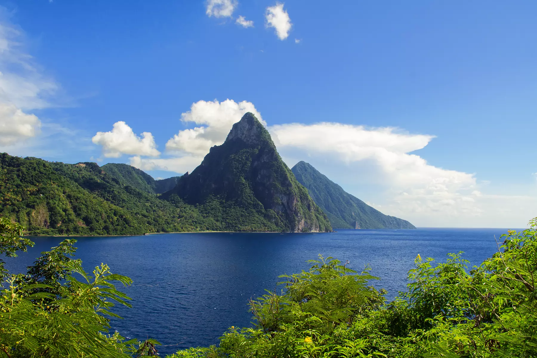 Yakanaka pamusoro pekutarisa kwenzvimbo dzinopisa uye gungwa, Santa Lucia chitsuwa, Caribbean