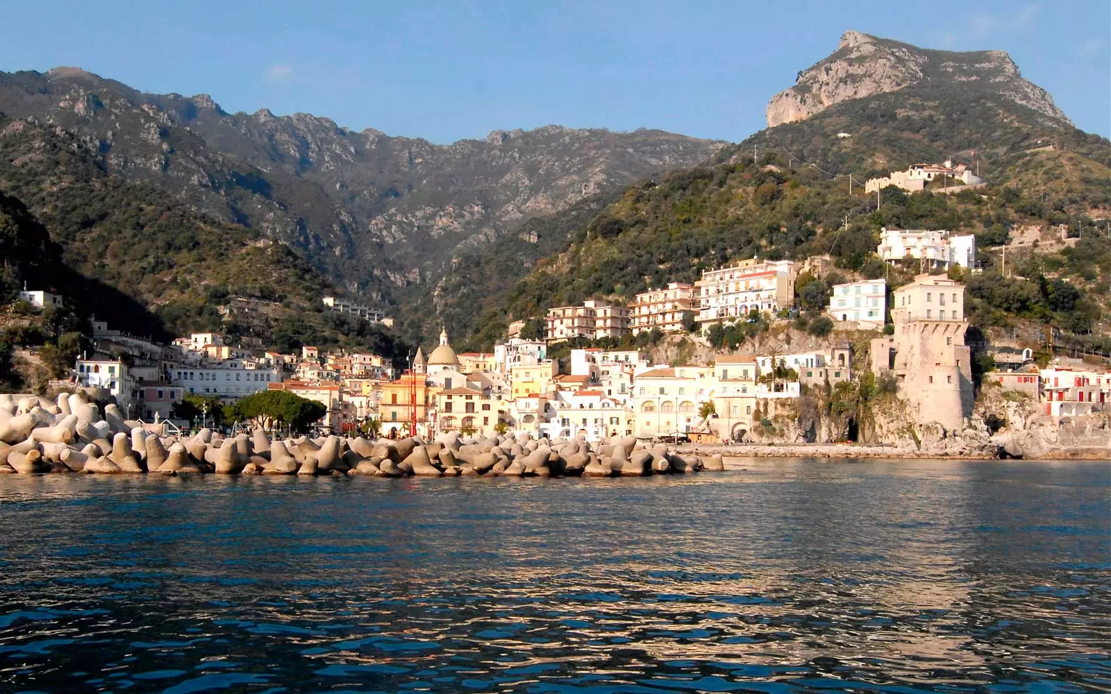 Amalfi ni etikun Italy