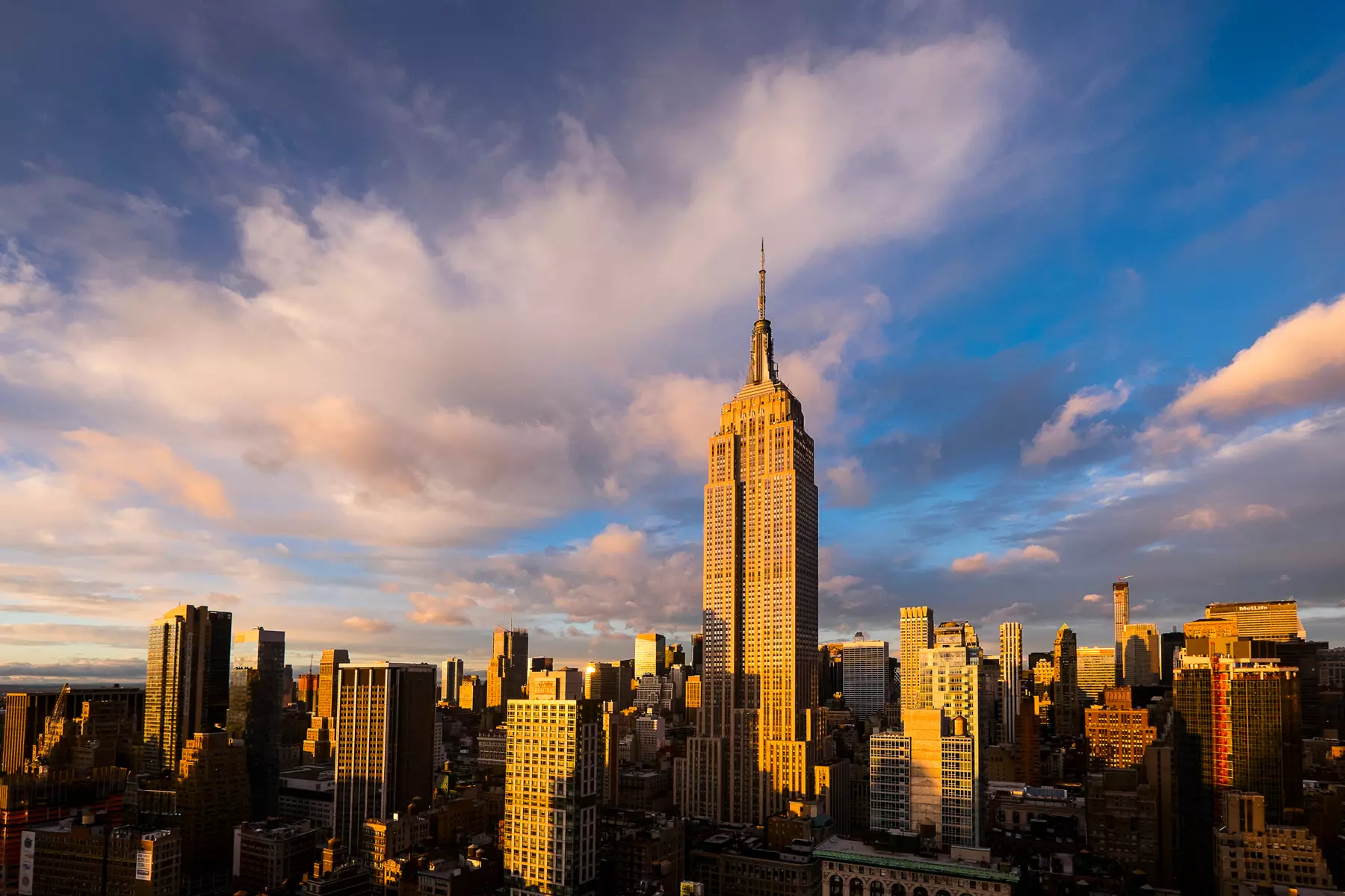 Imboniselo yeyure yegolide ye-NYC ene-Empire State Building