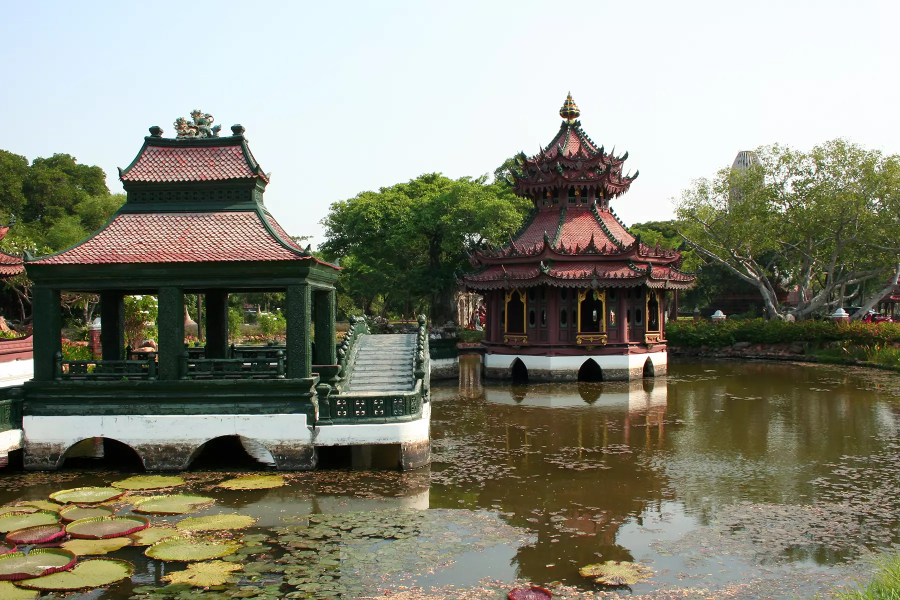 Phra Kaew-ის პავილიონი უძველესი ქალაქის პარკში, მუანგ ბორანში, სამუტ პრაკანის პროვინციაში, ტაილანდი