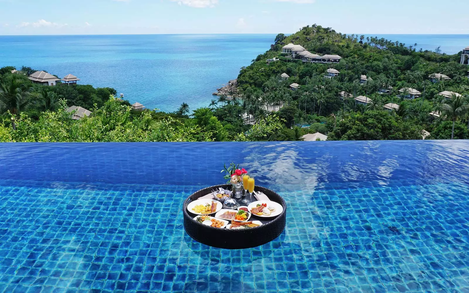 Pływające śniadanie w Banyan Tree Koh Samui