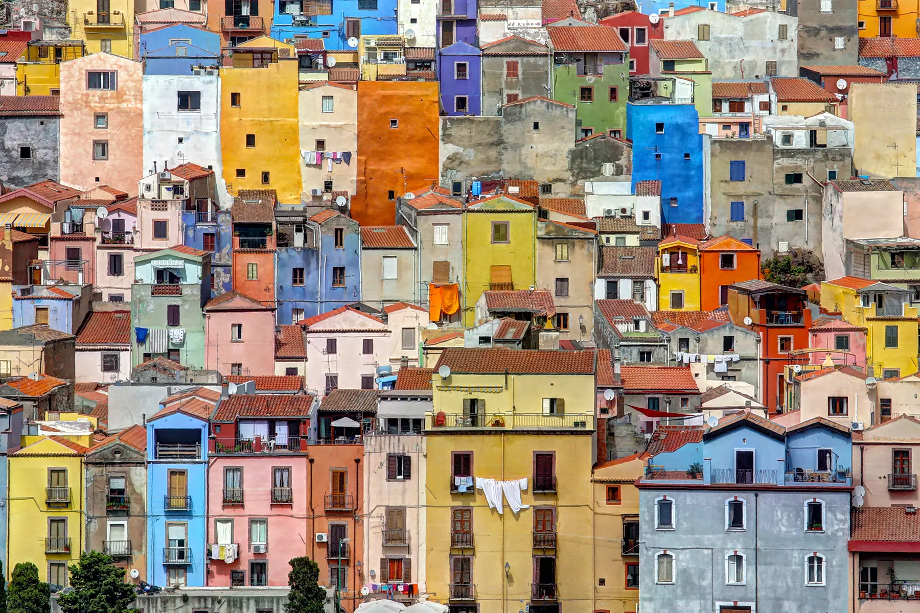 बोसा, सार्डिनिया के रंगीन घर