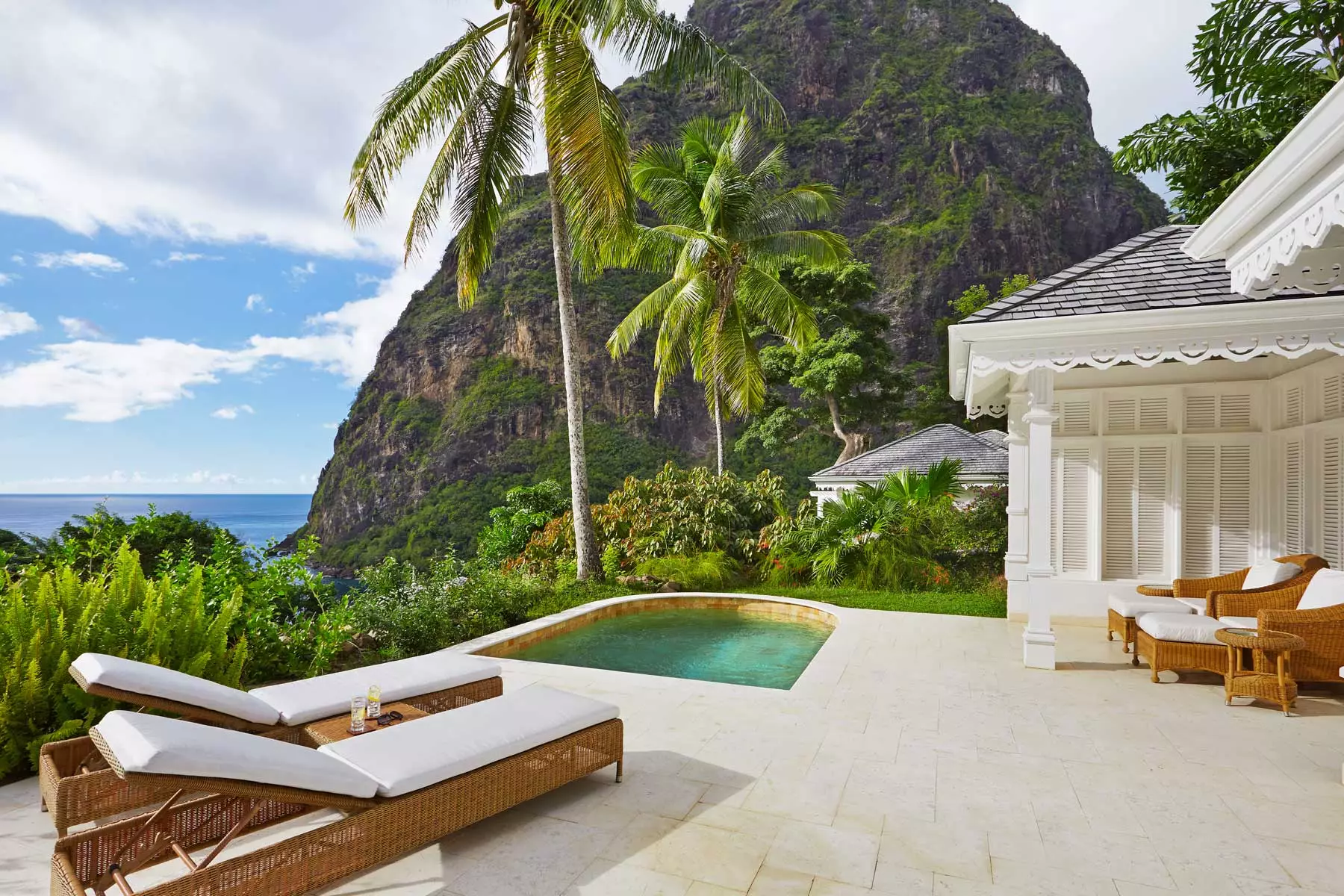 Eine Poolterrasse am Sugar Beach, einem Viceroy Resort, wurde zu einem der besten Resorts in der Karibik gewählt