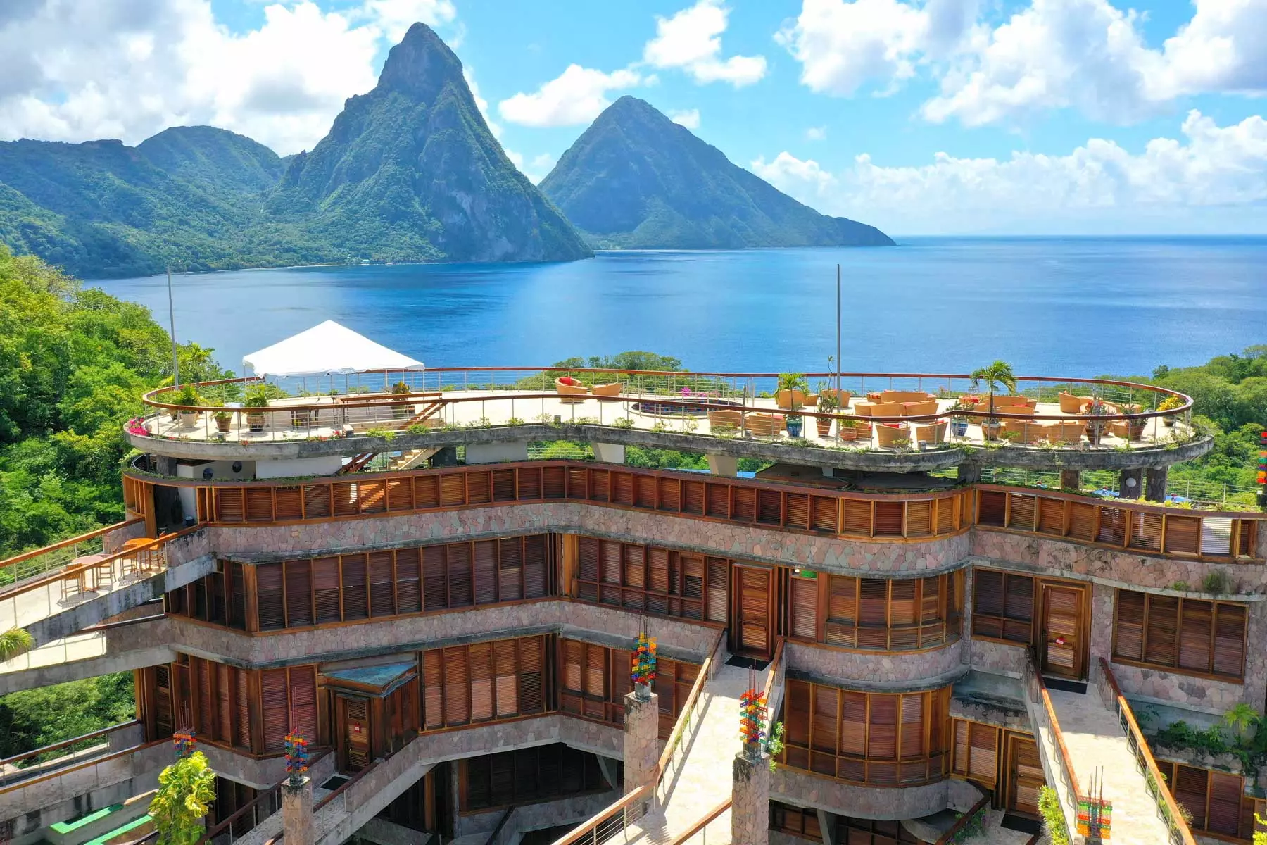 Luchtfoto van Jade Mountain resort, uitgeroepen tot een van de beste resorts in het Caribisch gebied