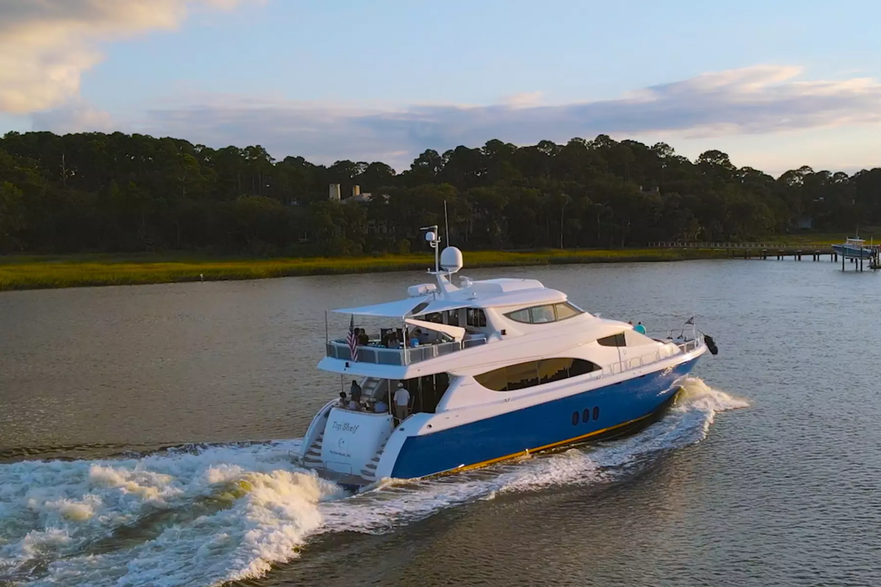 A3 Hilton Head Yacht Charter នៅលើទឹក។