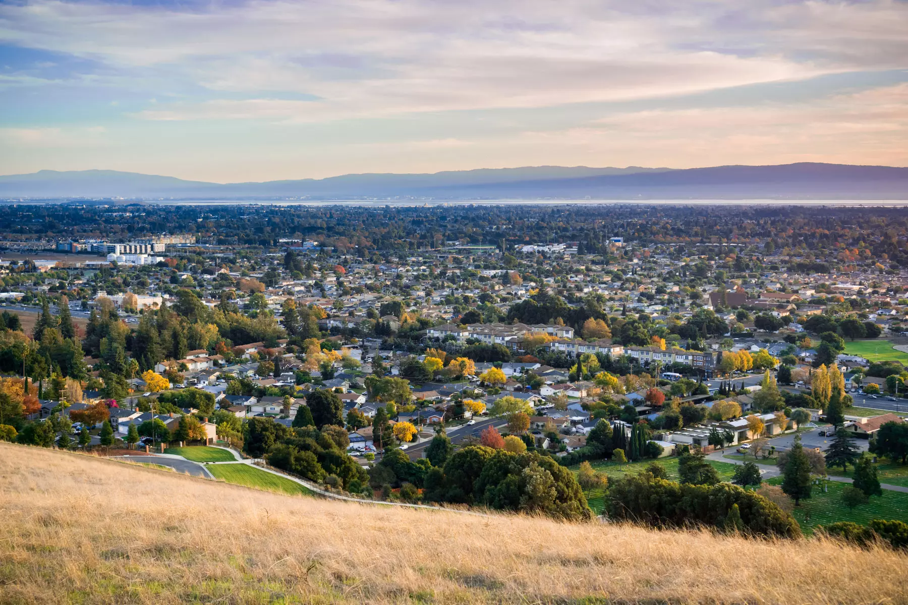 ხედი Fremont-ისა და Union City-ისკენ Garin Dry Creek Pioneer-ის რეგიონალური პარკიდან