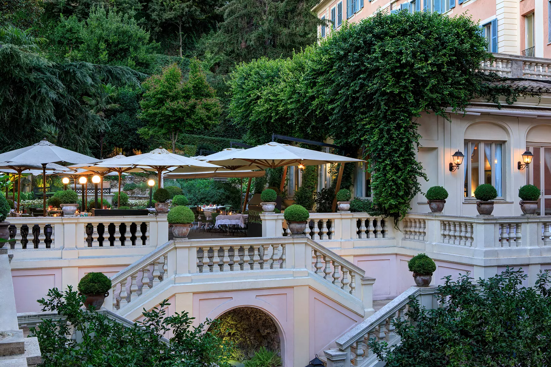 Eksterieur restaurant by Hotel de Russie, in Rocco Forte Hotel