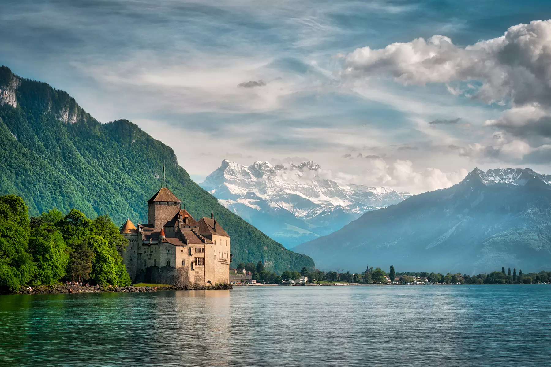 Pamandangan Chillon di hiji danau di Swiss