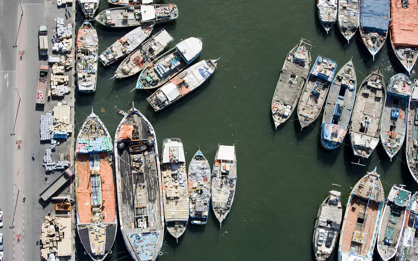 Muuqaalka anteenada ee doomaha mooryaan ee marina, Dubai