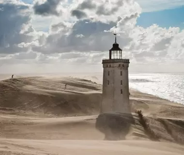 201210-w-bangunan-misteri-rubjerg-knude-merusu