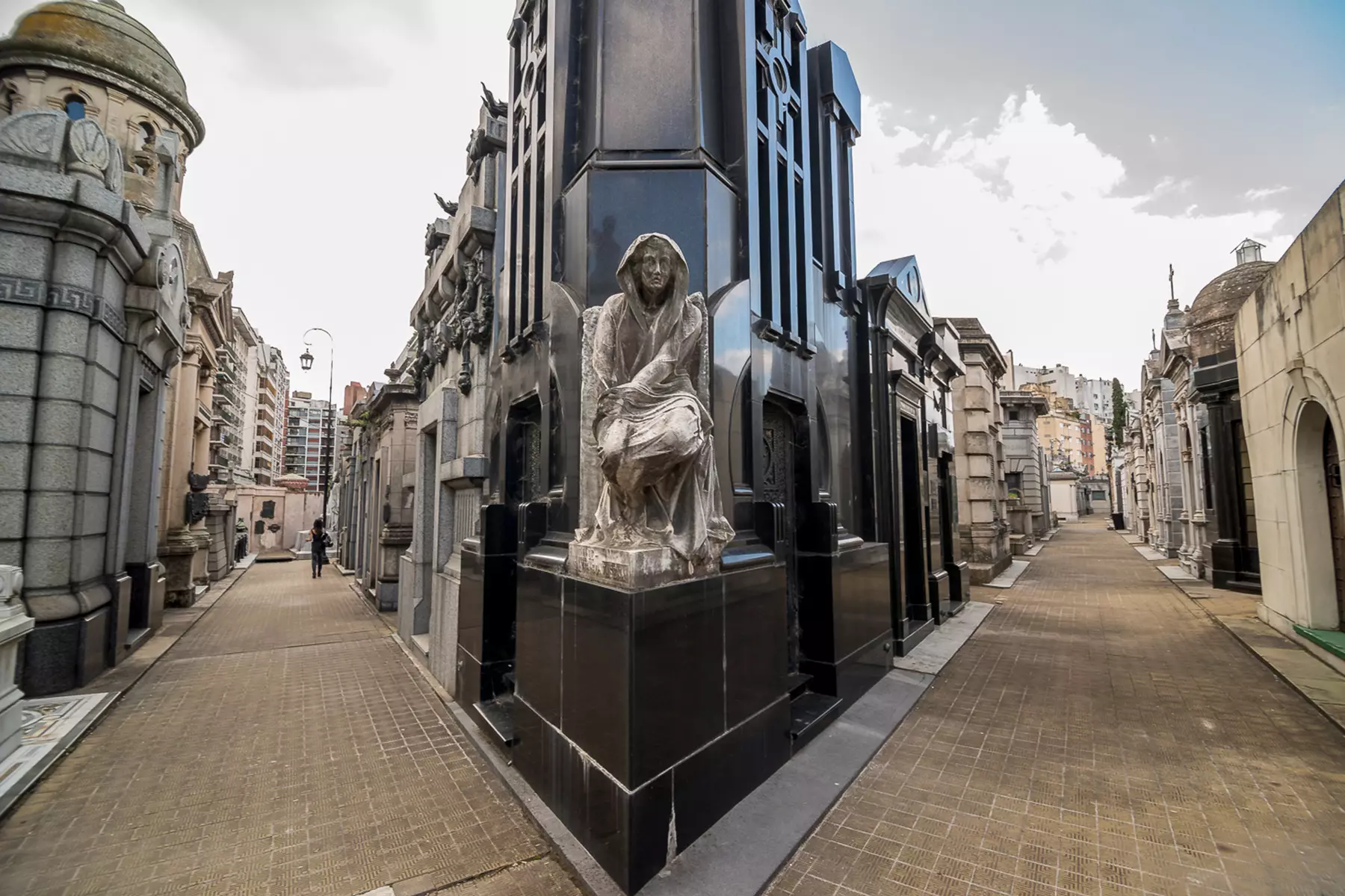 La Recoleta Cemetery hauv Buenos Aires