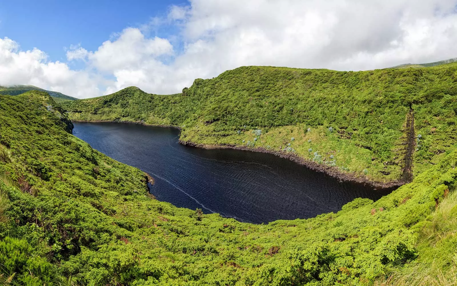 Azores/පෘතුගාලයේ Flores Island හි Lagoa Comprida