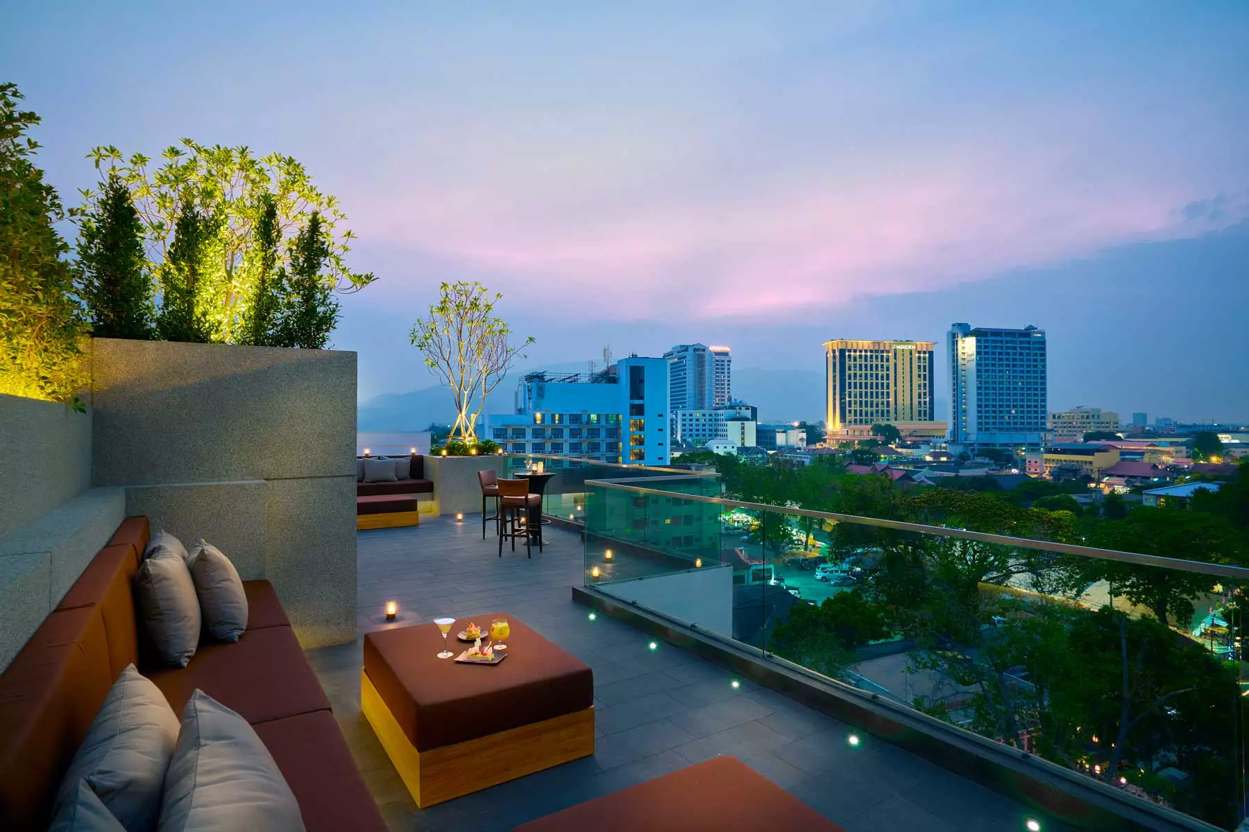 Anantara Chiang Mai Resort Cocktail Infinity Pool Terrace, Chiang Mai, තායිලන්තය