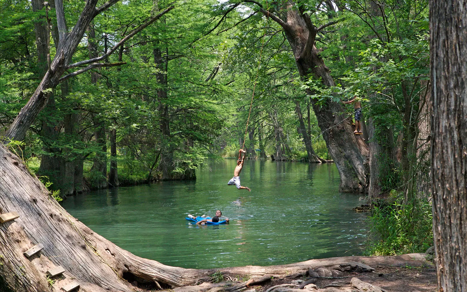 Visvairāk piesaistīto ceļojumu fotoattēlu: The Blue Hole, Vimberlija, Teksasa