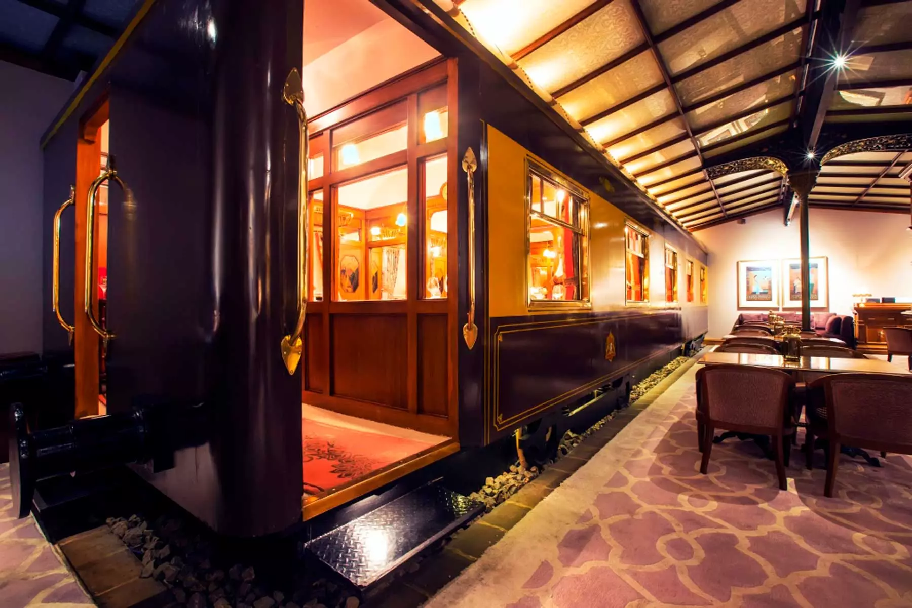 Taj saroyi, Oriental Express, Nyu-Dehli, Hindiston