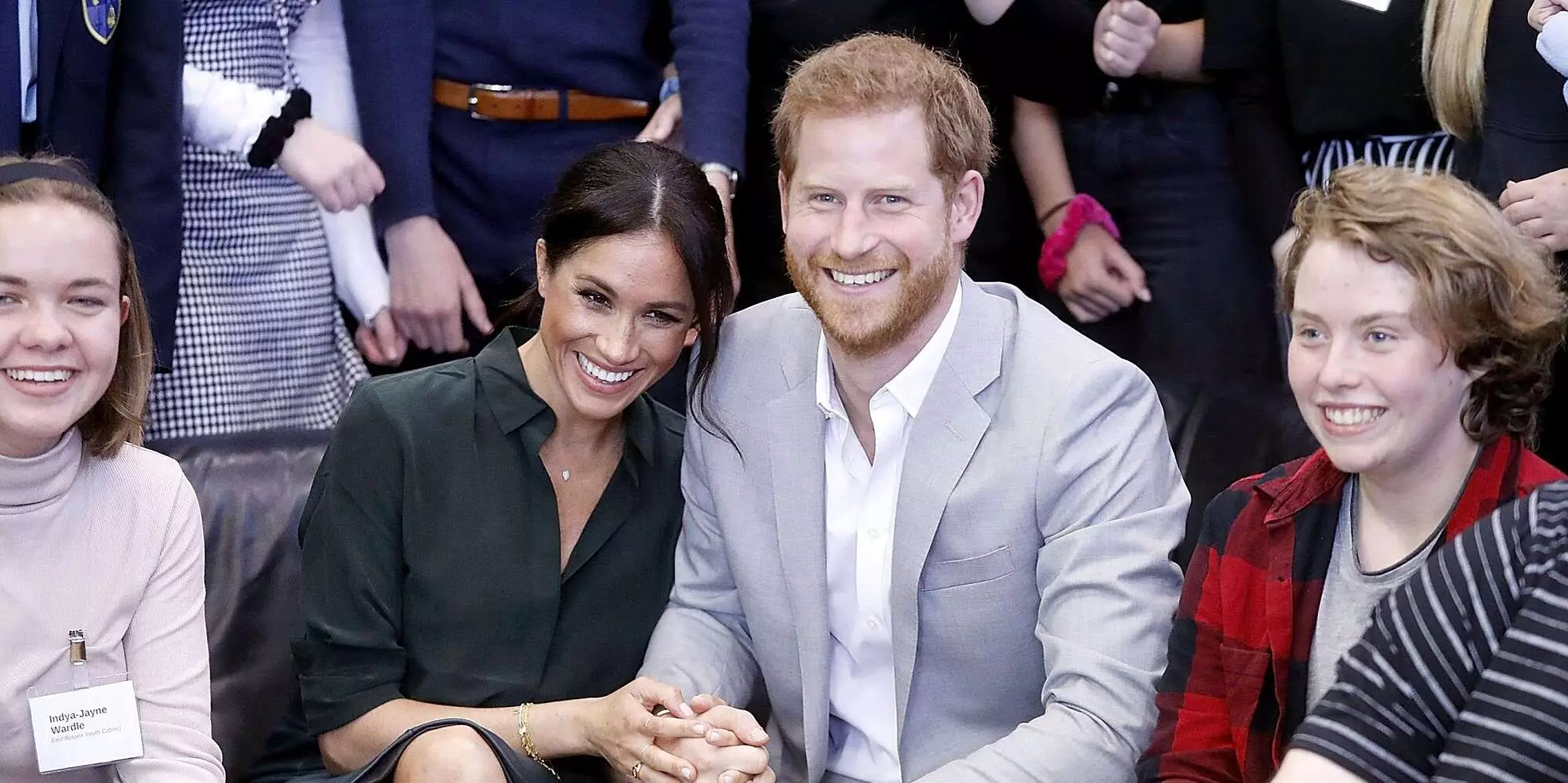 Meghan Markle און Prince Harry האַלטן הענט אין סוססעקס | PEOPLE.com