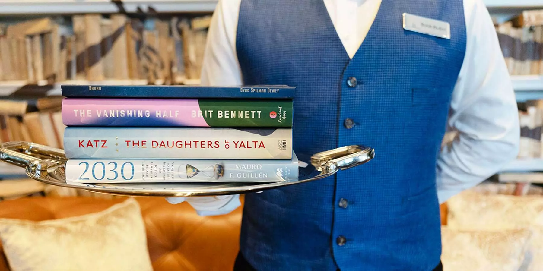 Este hotel de Palm Beach tem um mordomo de livros para curar sua fuga literária perfeita