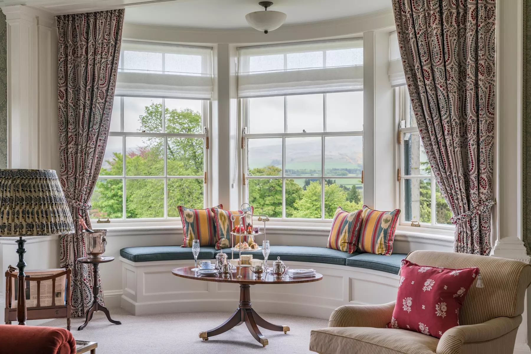 Habitación de la suite del hotel Gleneagles en el té en Inglaterra