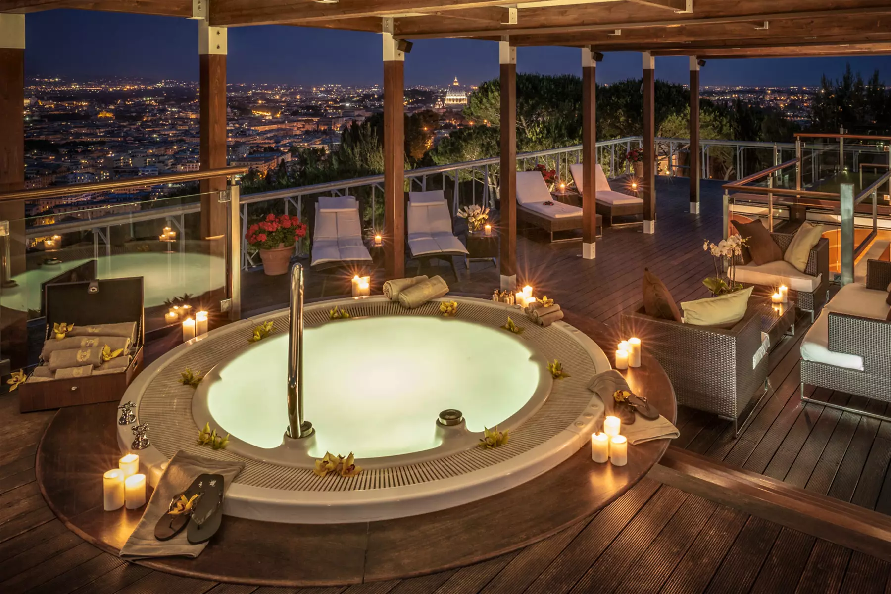 Rome Cavalieri - Planetarium Suite - Private Rooftop Terrace nrog saib Rome