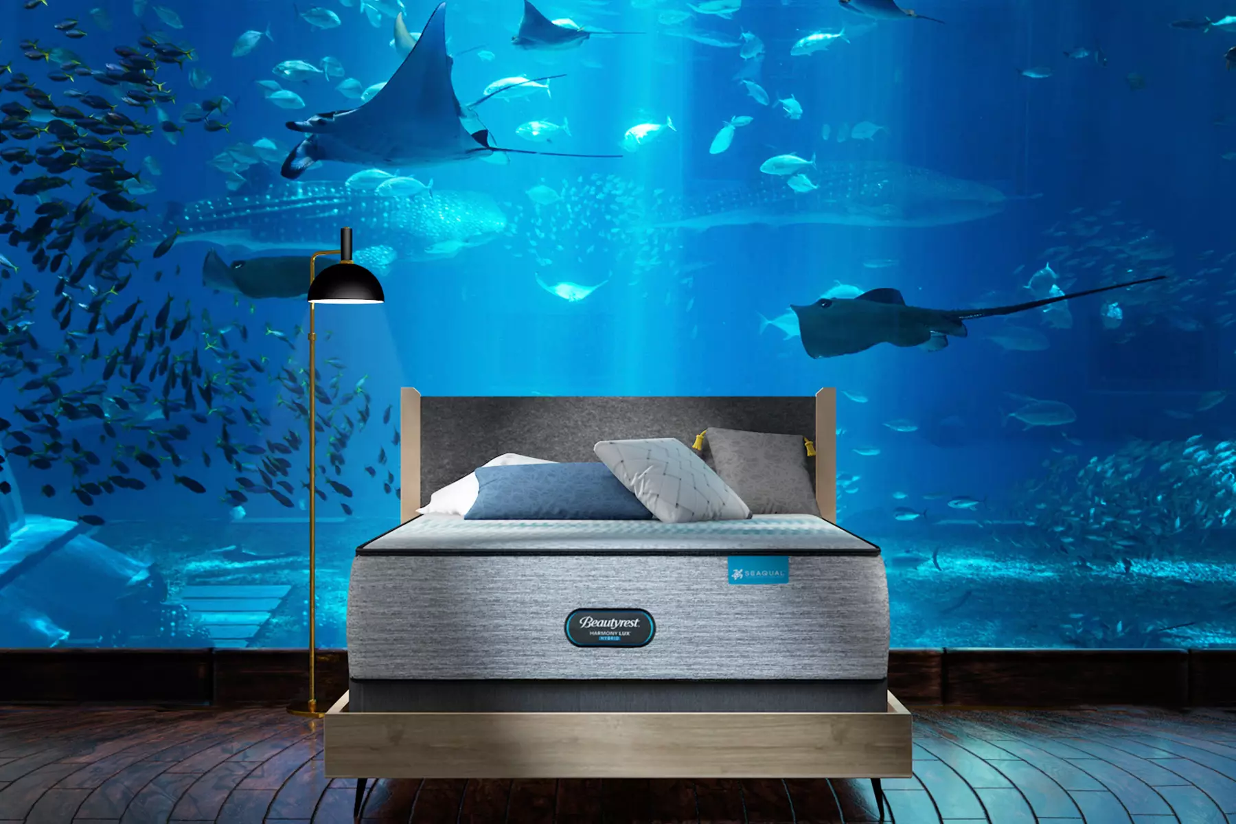 Ang bagong Harmony Lux Hybrid mattress ng Beautyrest sa isang aquarium