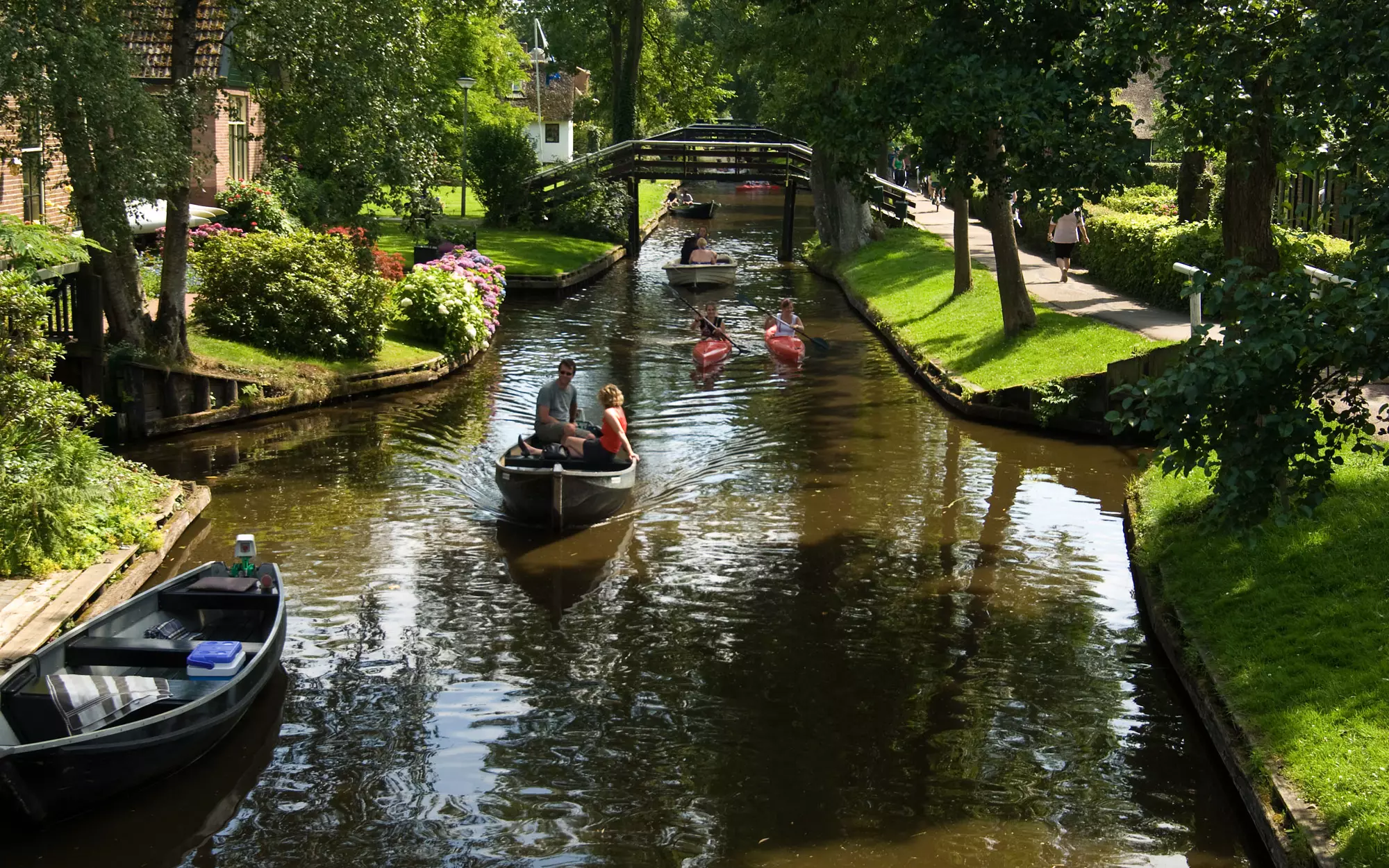 holland waterway town