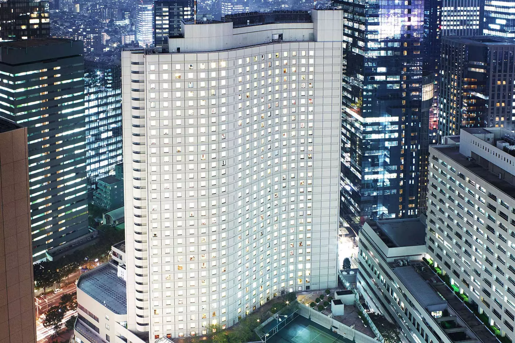 Zunanjost Hilton Tokyo, izbran za enega najboljših hotelov v Tokiu